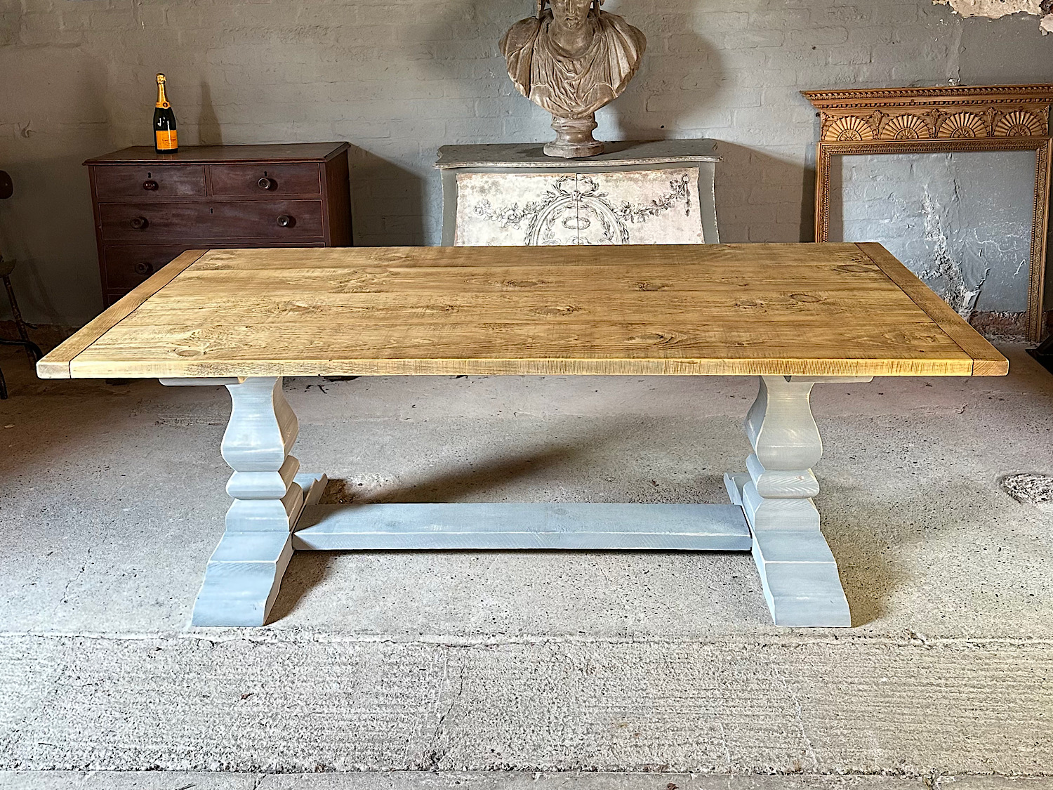 Ibiza Pedestal Dining Table | Tom Marsh